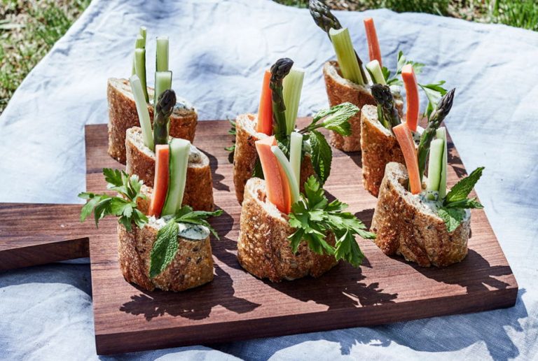 Kind Of Foods Can Be Served At A Pool Party | Design by Avant Garde